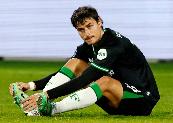 Geblesseerd uitgevallen Hugo Bueno toch met Feyenoord naar Lissabon ...