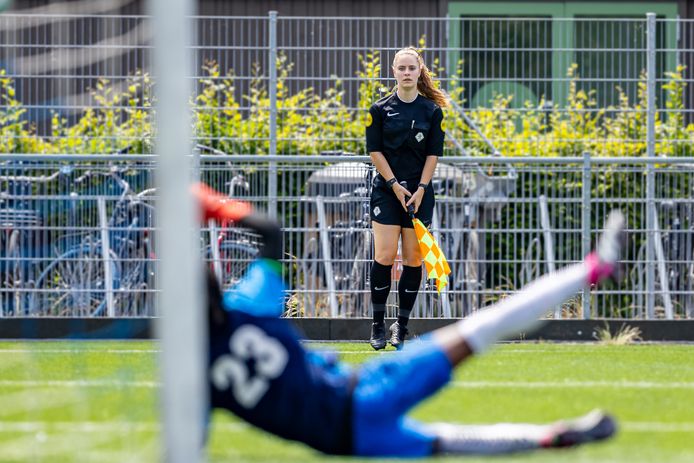Isabelle van Gilst ruilde voetbal voor vlag in: ‘Ik heb meer potentie ...