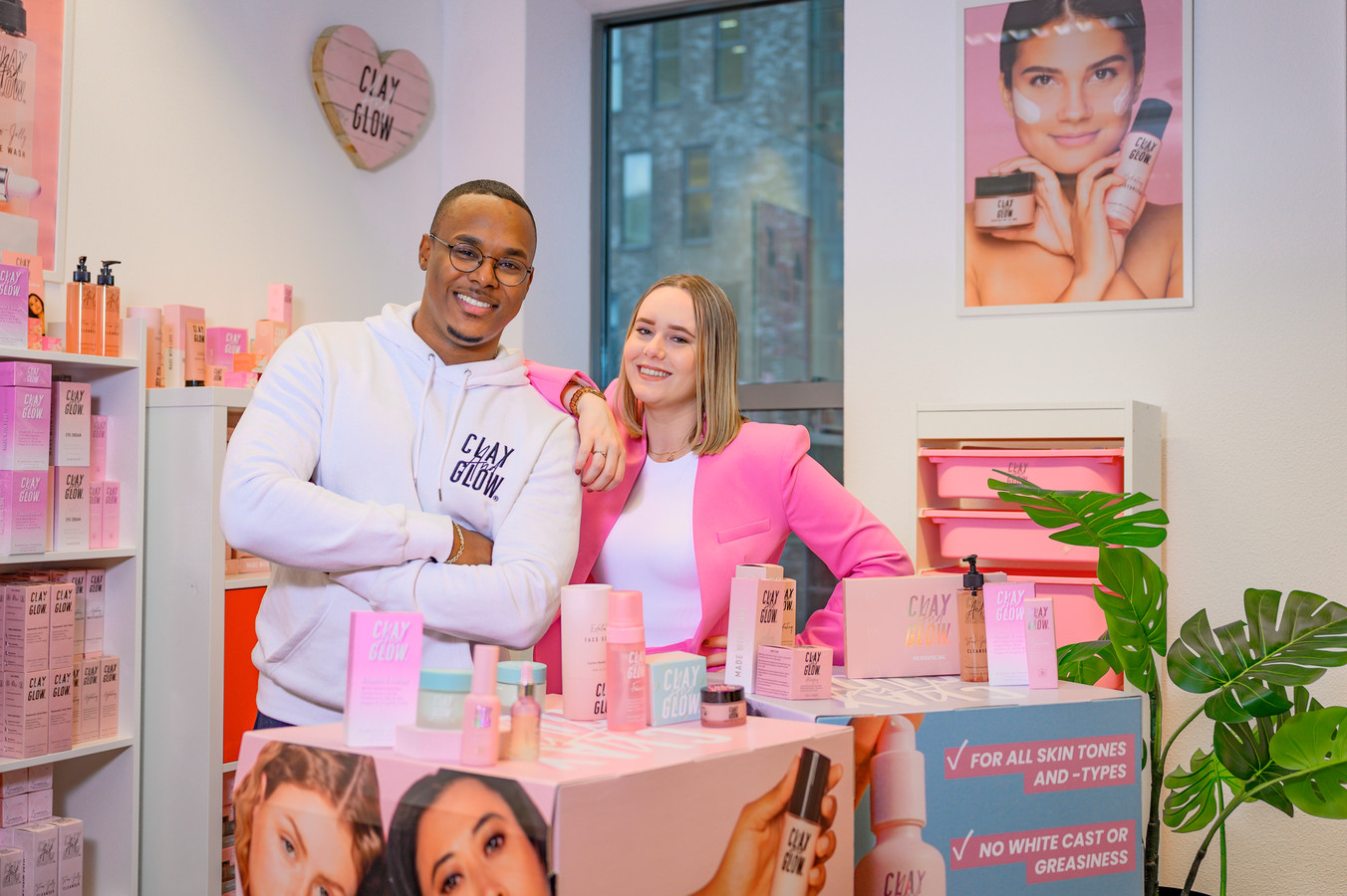 Van studentenkamer naar miljoenenbedrijf: Julia (24) bouwde met vriend ...