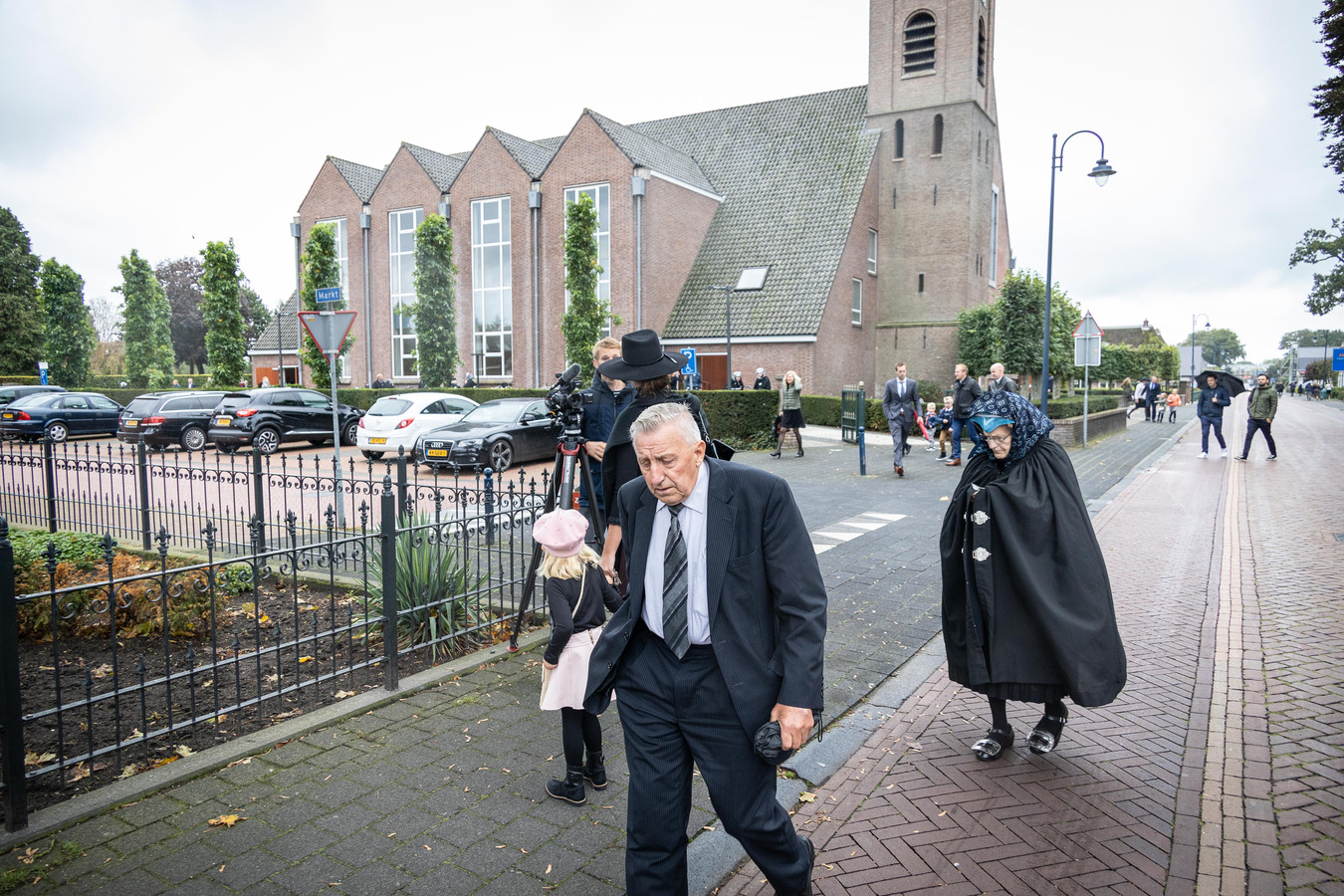 Dominee Staphorst reageert voor het eerst op alle kritiek op zijn kerk ...