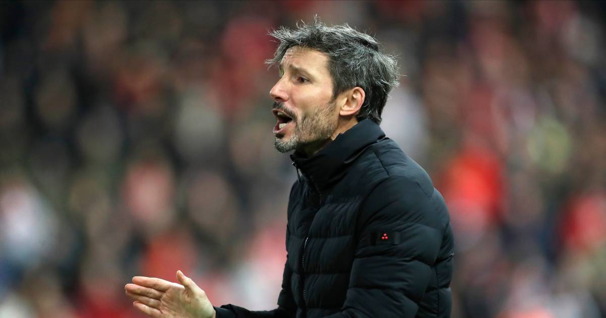 Examenmaand voor Van Bommel, die moet doen wat hem bij PSV en Wolfsburg ...