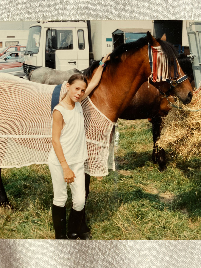 Actrice Kim Hertogs over haar jeugd in de Kempen: “Mijn eerste lief was ...