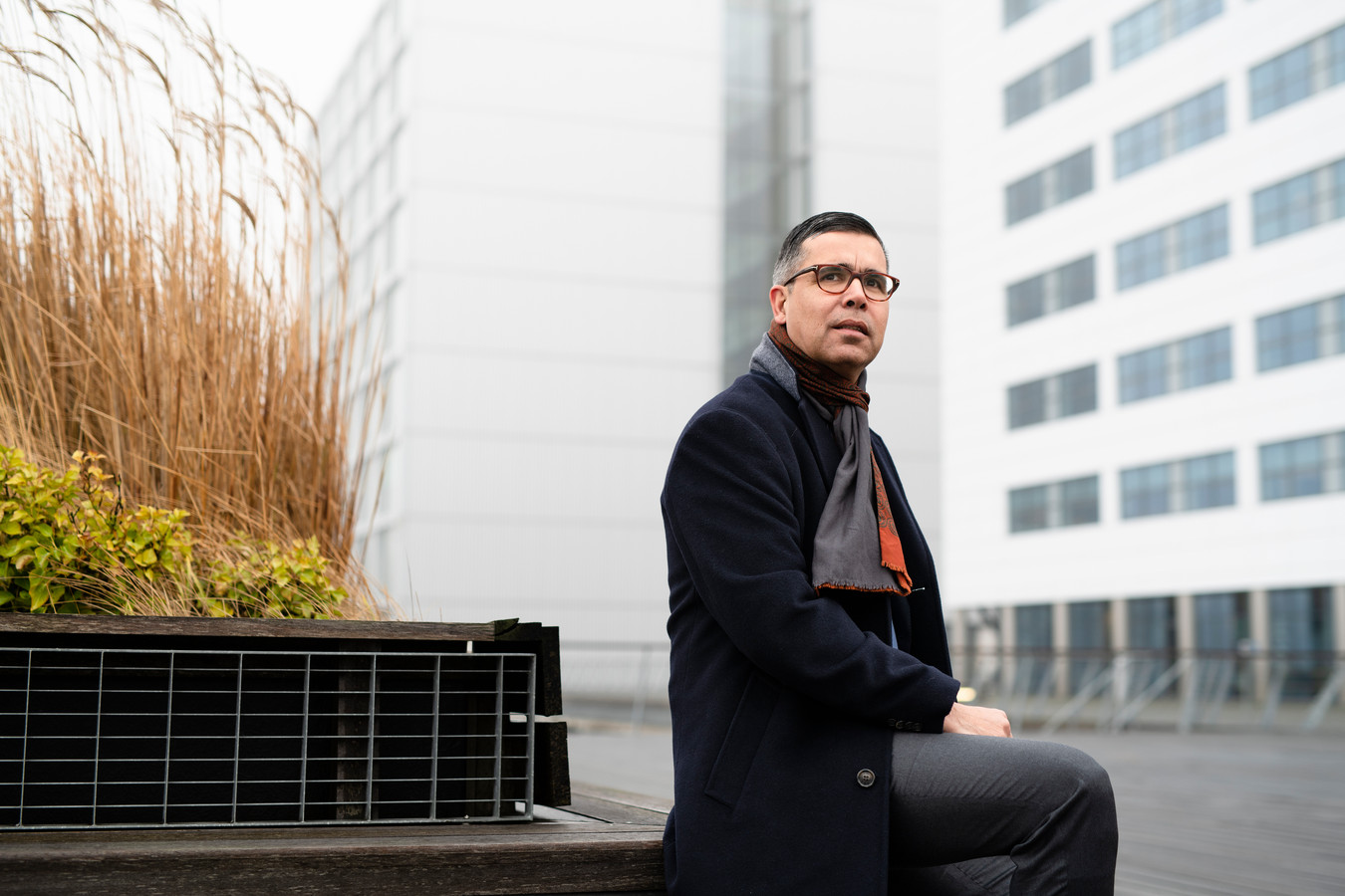 De coke klotst tegen de kades van de Rotterdamse haven: wat kunnen ze ...