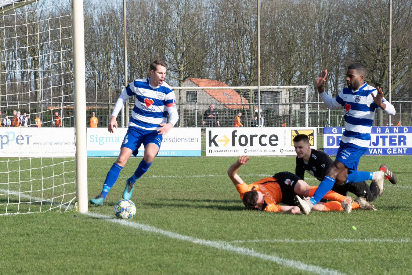 Rotterdammers aangehouden voor vechtpartij in kantine van Terneuzense Boys | Foto | AD.nl