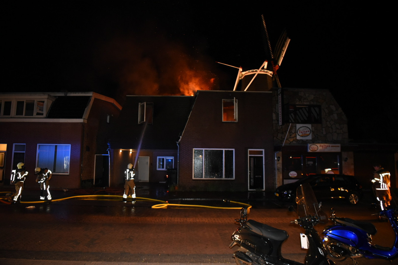 Meerdere bewoners dakloos geworden na woningbrand in Almelo, één ...