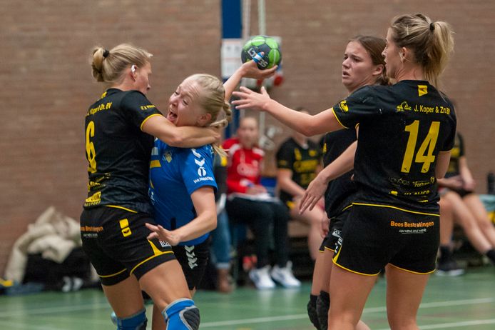 Handbalster Aniek Janssen: in juni bevallen en nu alweer bijna de oude ...