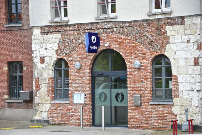 Noodverhuis door schimmel in Menens politiegebouw duurt minstens tot 30 ...