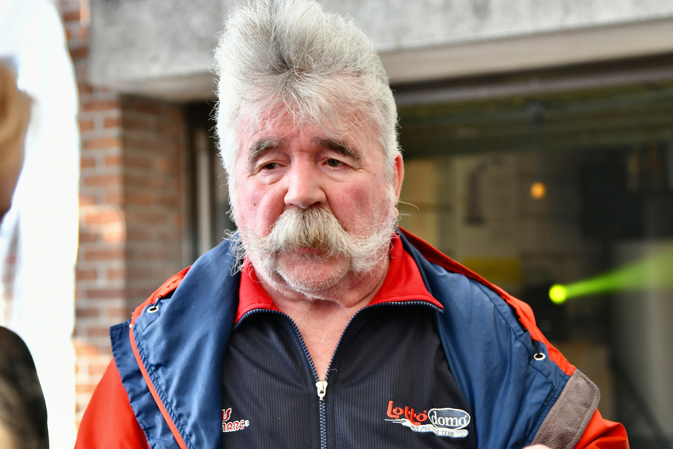 Grootste zonnepanelenproject voor sociale woningen afgetrapt in wijk ...