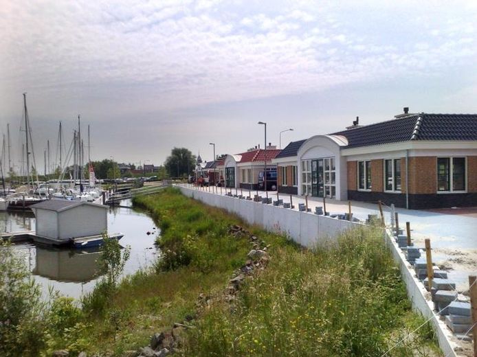 Steigers in haven Willemstad liggen er strak bij | Moerdijk | bndestem.nl
