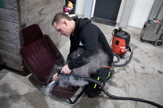 Een strontdouche, ondergekotste auto's en bloed op de muren: Deze ...