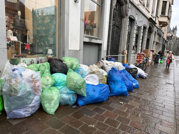 Na spontane staking bij Ivago zouden afvalophalers vrijdag weer ...