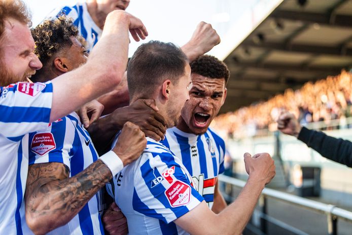 FC Eindhoven schakelt De Graafschap uit en mag blijven dromen van de ...