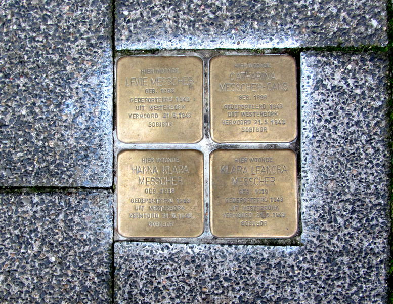 Struikelstenen in Oog in Al houden herinnering aan oorlog levend | Foto ...