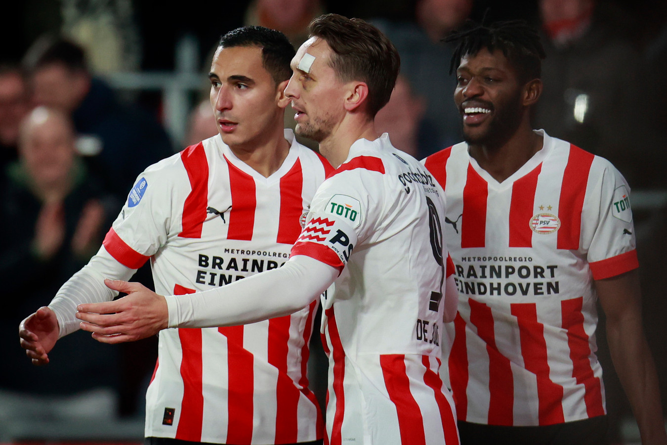 Veerman en El Ghazi bezorgen opgelucht PSV met zege op Go Ahead Eagles ... Veerman en El Ghazi bezorgen opgelucht PSV met zege op Go Ahead Eagles ...