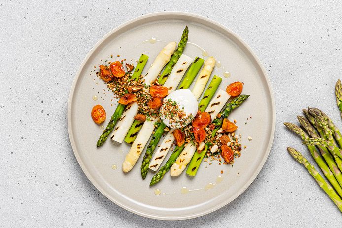 Wat Eten We Vandaag: Gegrilde asperges met burrata en amandel ...
