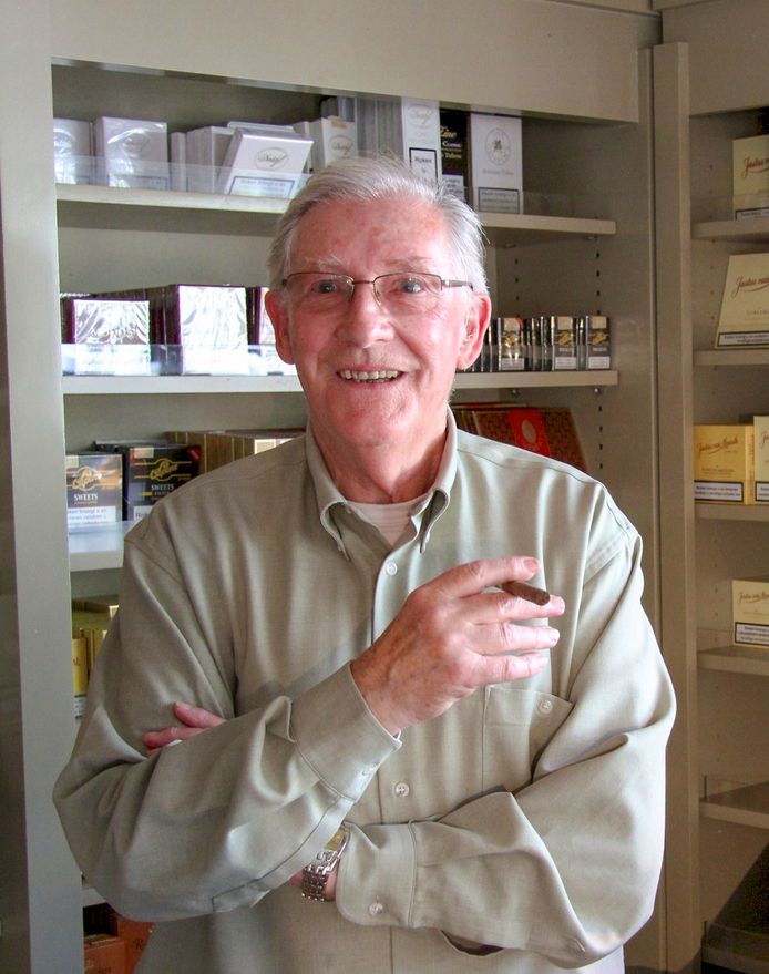 Tabaksspecialist Jan Mees (81) overleden, bekend van gelijknamige ...