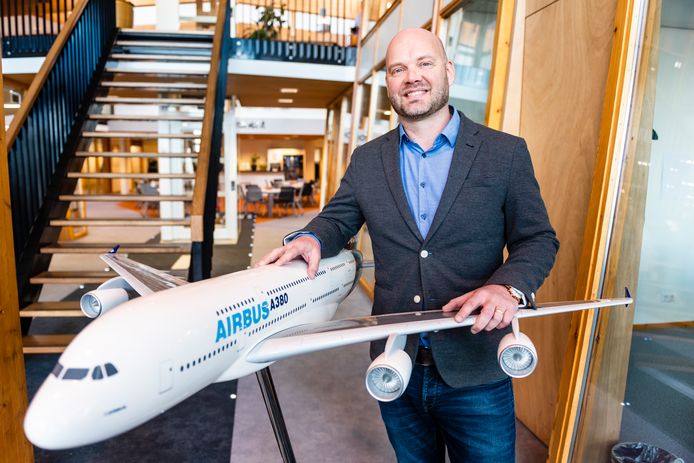 Proponent uit Alphen brengt vliegtuigonderdelen vliegensvlug ter plekke ...