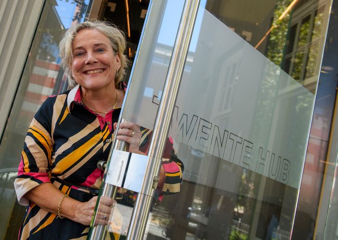 Niet de machtigste vrouw van Twente, waarschijnlijk wel de invloedrijkste: Ank Bijleveld ...