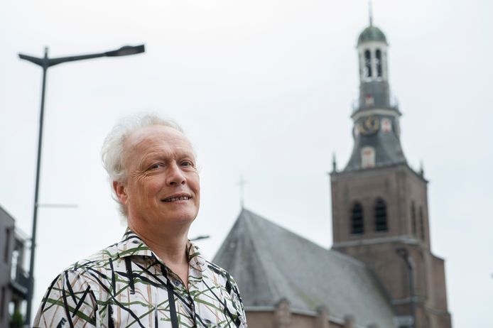 Wat te doen met leegstaande kerken? Ombouwen tot woningen, gebruiken als concertzaal of toch ...