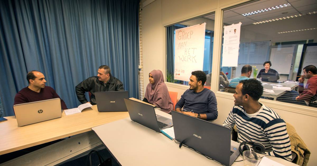 Eindgesprek inburgeringstoets geschrapt om tekort examinatoren ...