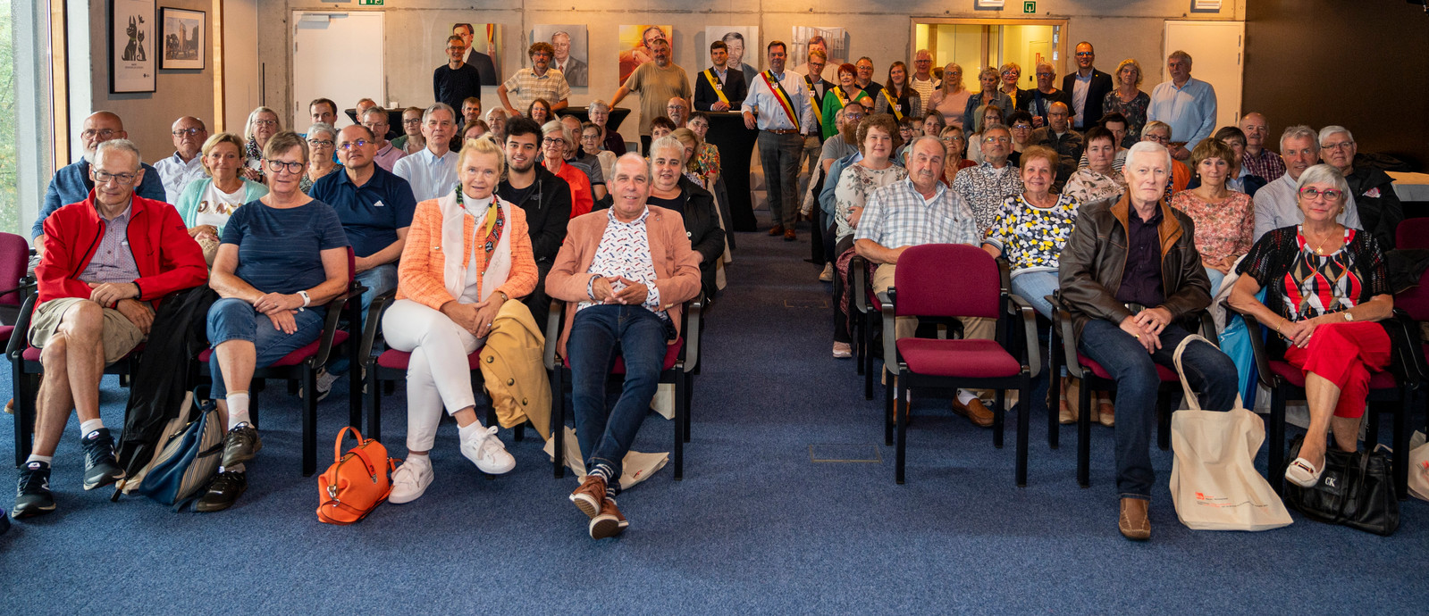 Gemeente heet nieuwe inwoners van het laatste jaar welkom | Foto | hln.be Gemeente heet nieuwe inwoners van het laatste jaar welkom | Foto | hln.be