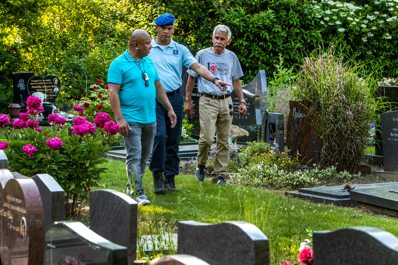 Deventer wil twee ton besteden aan behoud Molukse graven: ‘Dit is een ... Deventer wil twee ton besteden aan behoud Molukse graven: ‘Dit is een ...