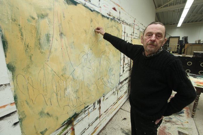 Joël De Rore tekent kunstwerk Dorp van de Ronde | Zwevegem | hln.be