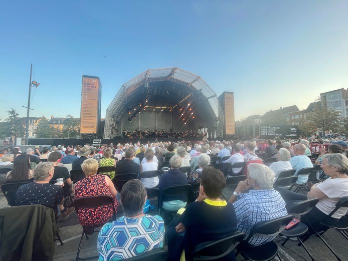 Antwerp Symphony Orchestra speelt voor het eerst in lange tijd weer ...