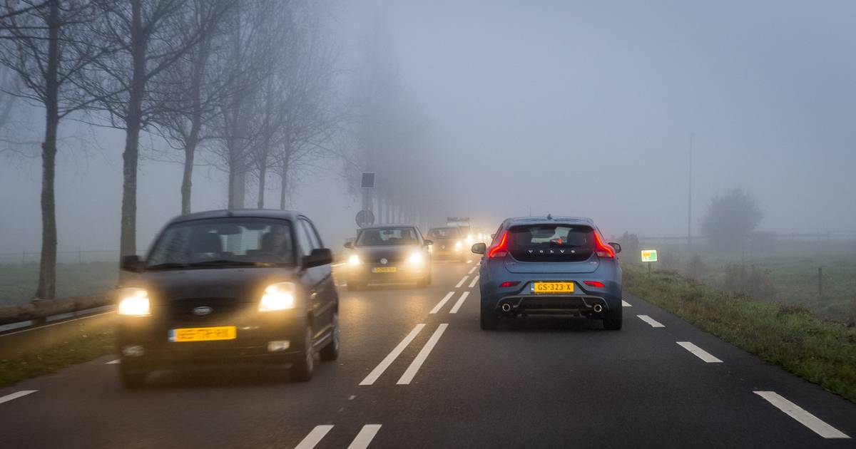 Ongeluk bij Wommels door slecht zicht, bestuurder ernstig gewond | Friesland | AD.nl