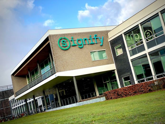 Eindhovense lampenmaker Signify terughoudend over eerste deel 2023 ...