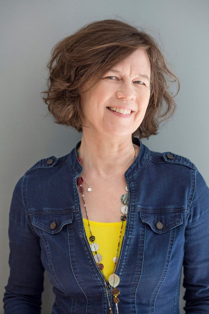 Annet Huizing wint Beckmanprijs met boek over botersmokkelaars | Show ...