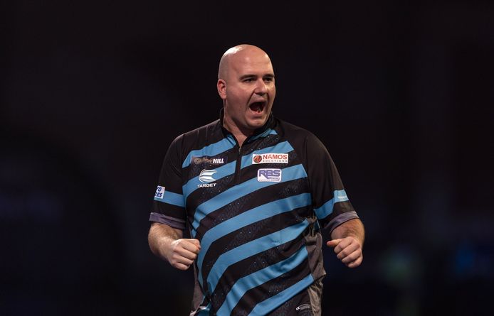 Rob Cross overtuigend en Stephen Bunting na spannende partij naar ...