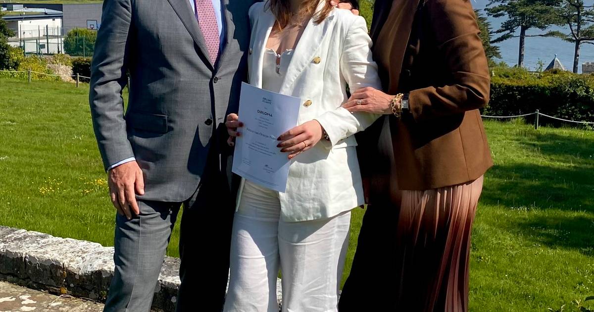 Prinses Alexia feest met ouders in Wales na examens | Show | AD.nl