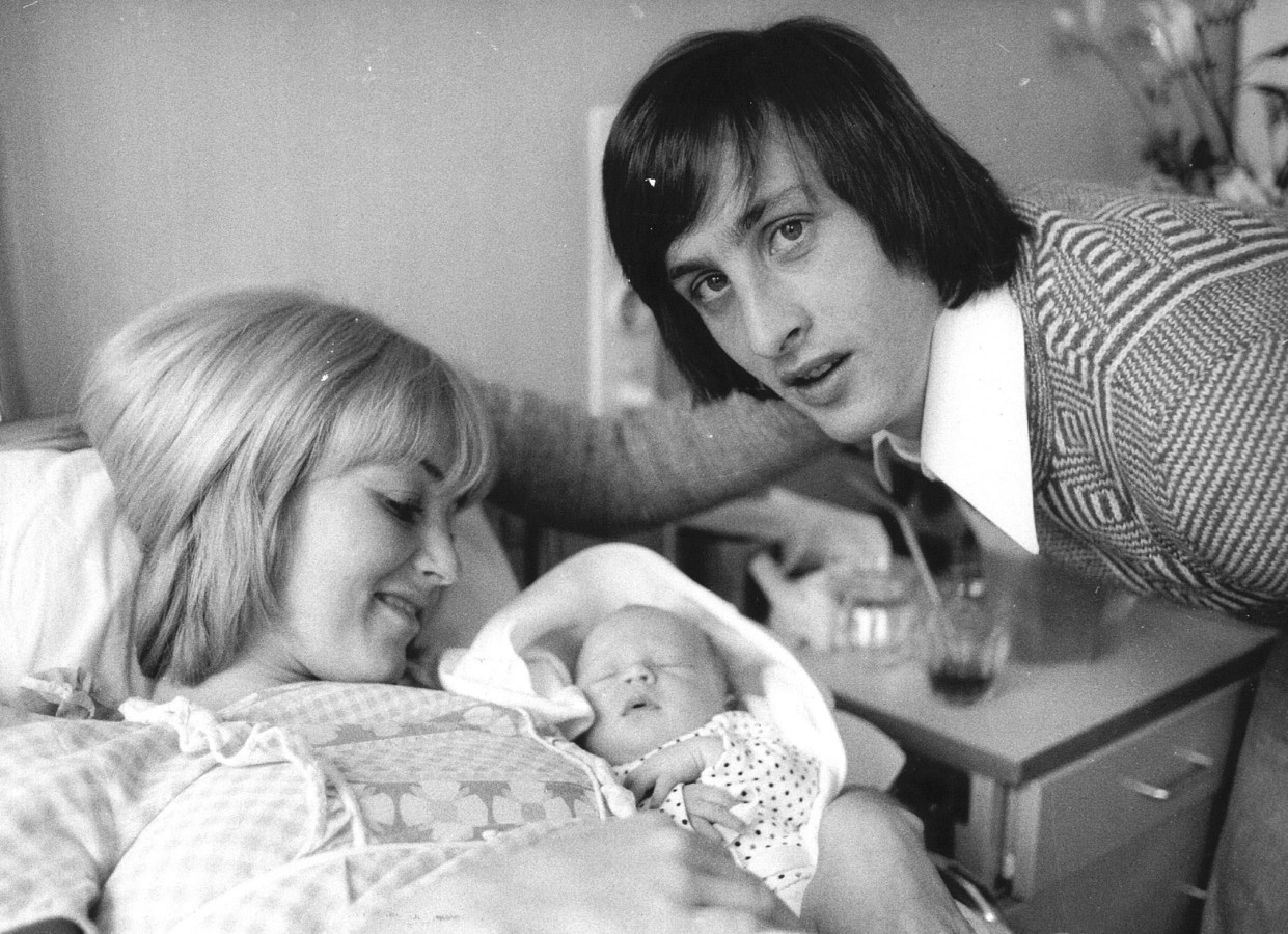 Deze acteur speelt Johan Cruijff in de musical over de voetballegende ...