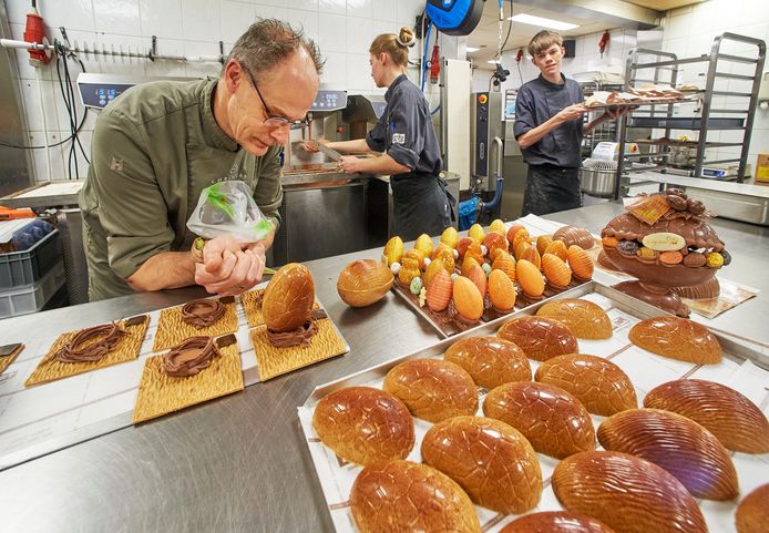 Na 25.000 chocolade paaseieren ‘mag het nu Sinterklaas worden’ van ...