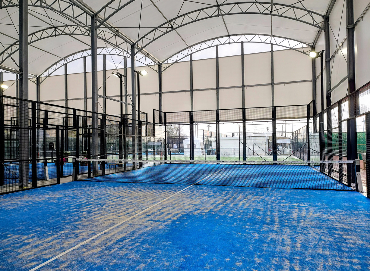 Nieuwe indoor Padel Hall officieel geopend in Ghistelehof | Foto | hln.be