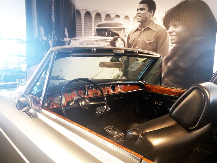Veiling Rolls Royce van Muhammad Ali brengt 115.000 euro op ...