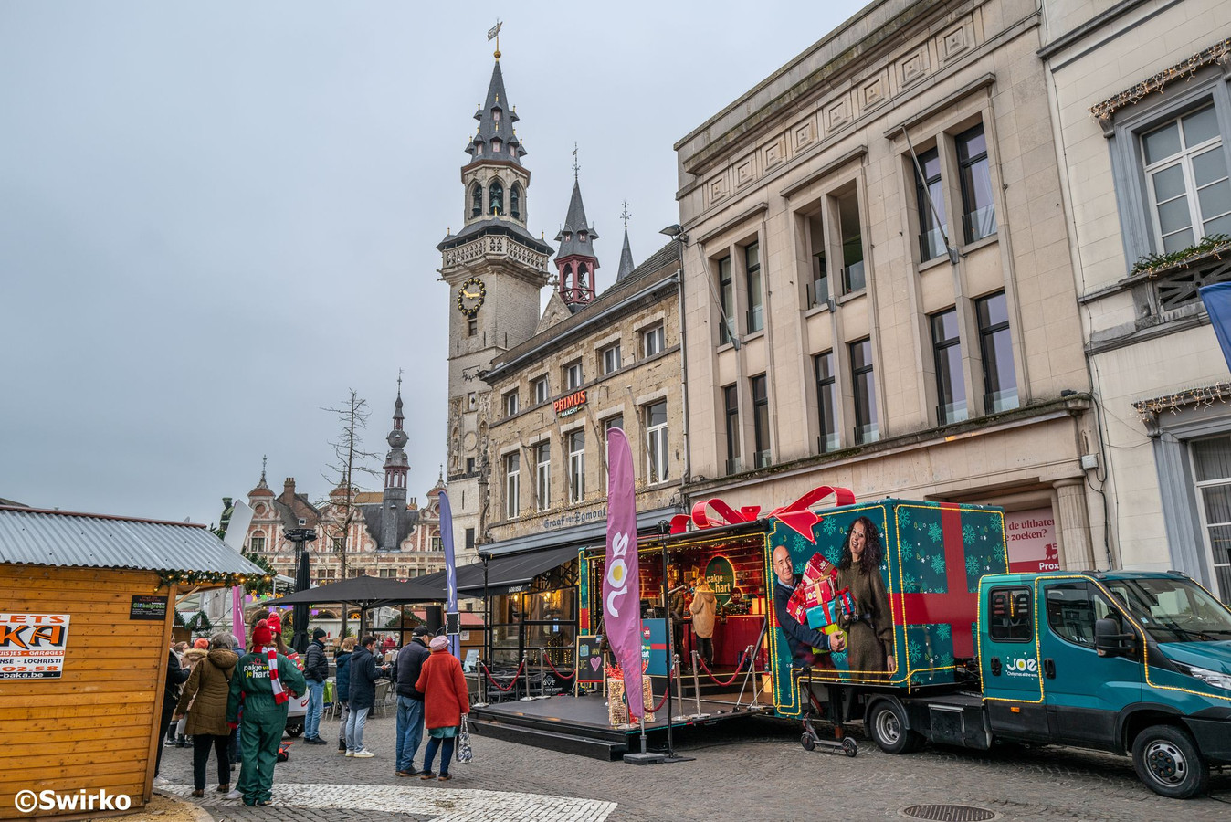 Pakjestruck van radiozender Joe nog een hele dag op de Grote Markt van ...