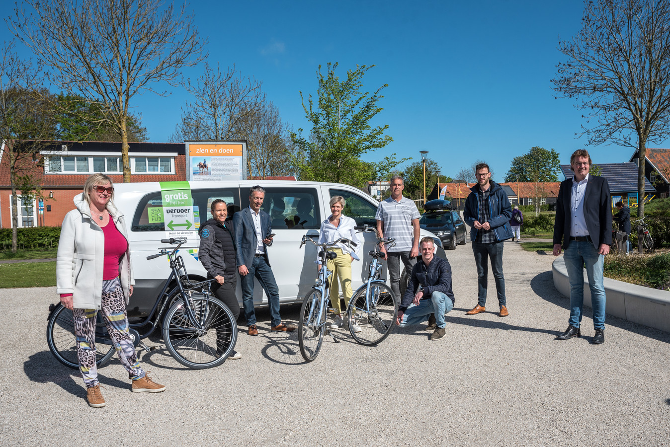 Vanaf het transferium in Renesse ga je als een prinsesje op pad | Foto ...