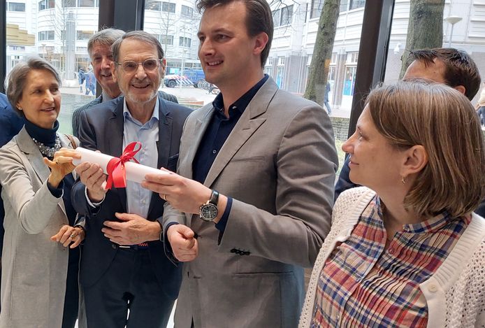 Petitie aangeboden in Tweede Kamer: ‘Veertig partijen als we ...