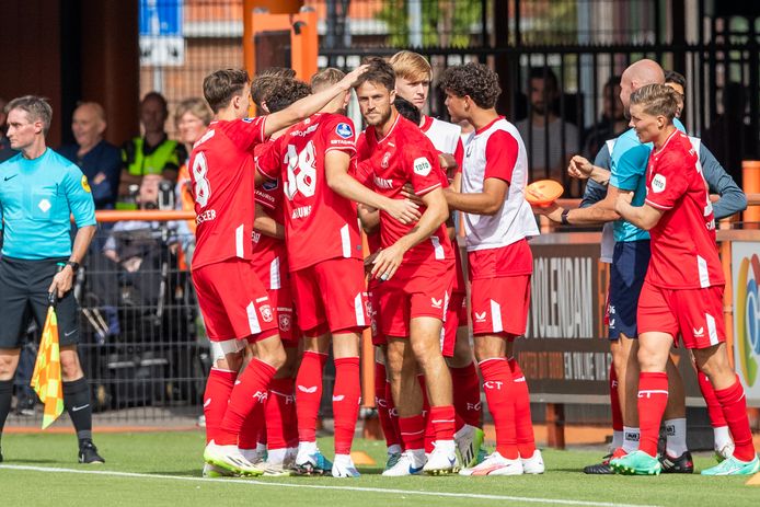 FC Twente wint na veelbewogen week eenvoudig bij Volendam | FC Twente | tubantia.nl