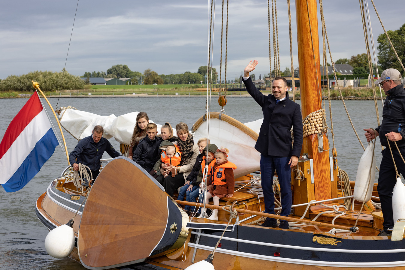 ‘Vrolijke’ Sander de Rouwe (40) geïnstalleerd als burgemeester van ...