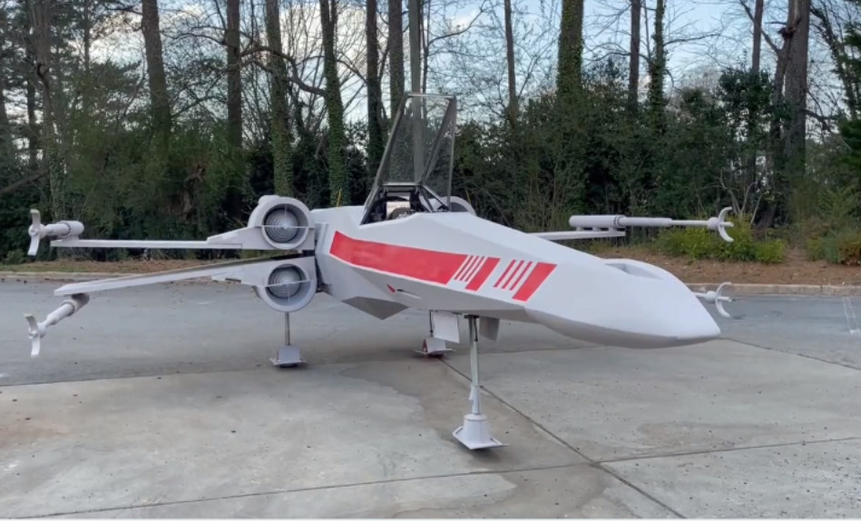 Amerikaan bouwt een levensgrote 'Star Wars' X-wing fighter: "Nu ga ik ...
