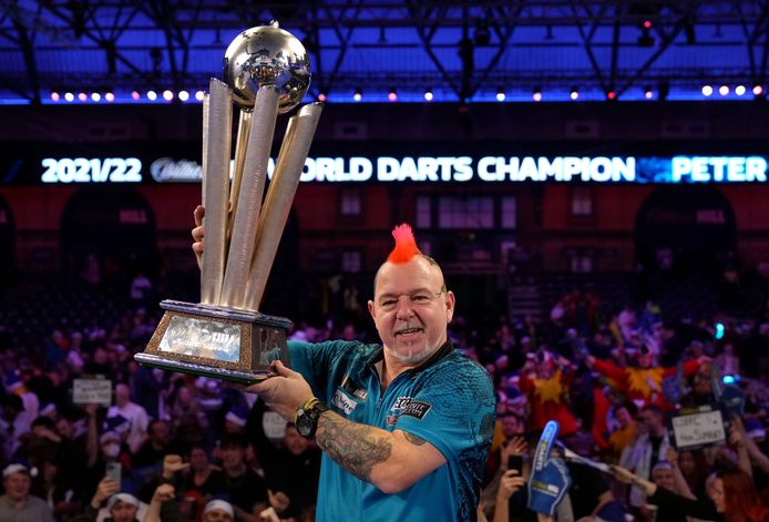 Een gesprek met dartsicoon Peter Wright: “Het is raar om de nummer één ...