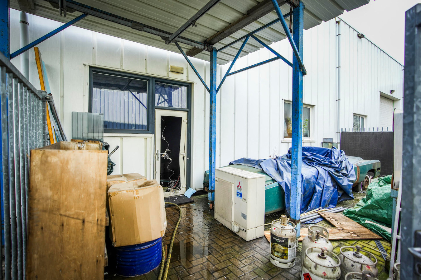 Xtc-productie 'op zeer grote schaal': burgemeester Dijsselbloem sluit ...