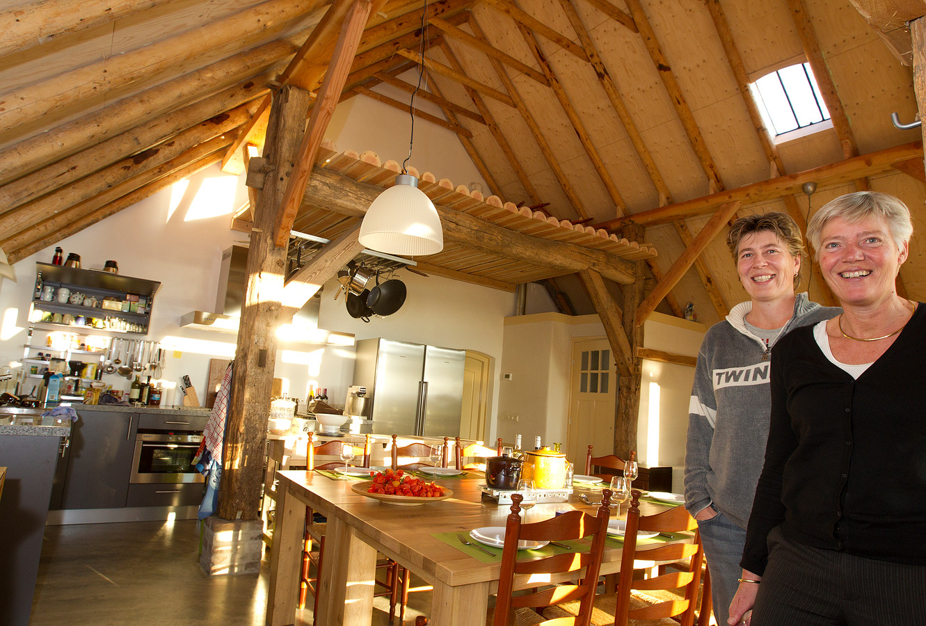 Planschade lonkt voor uit Voorst vertrokken stel | Foto | AD.nl