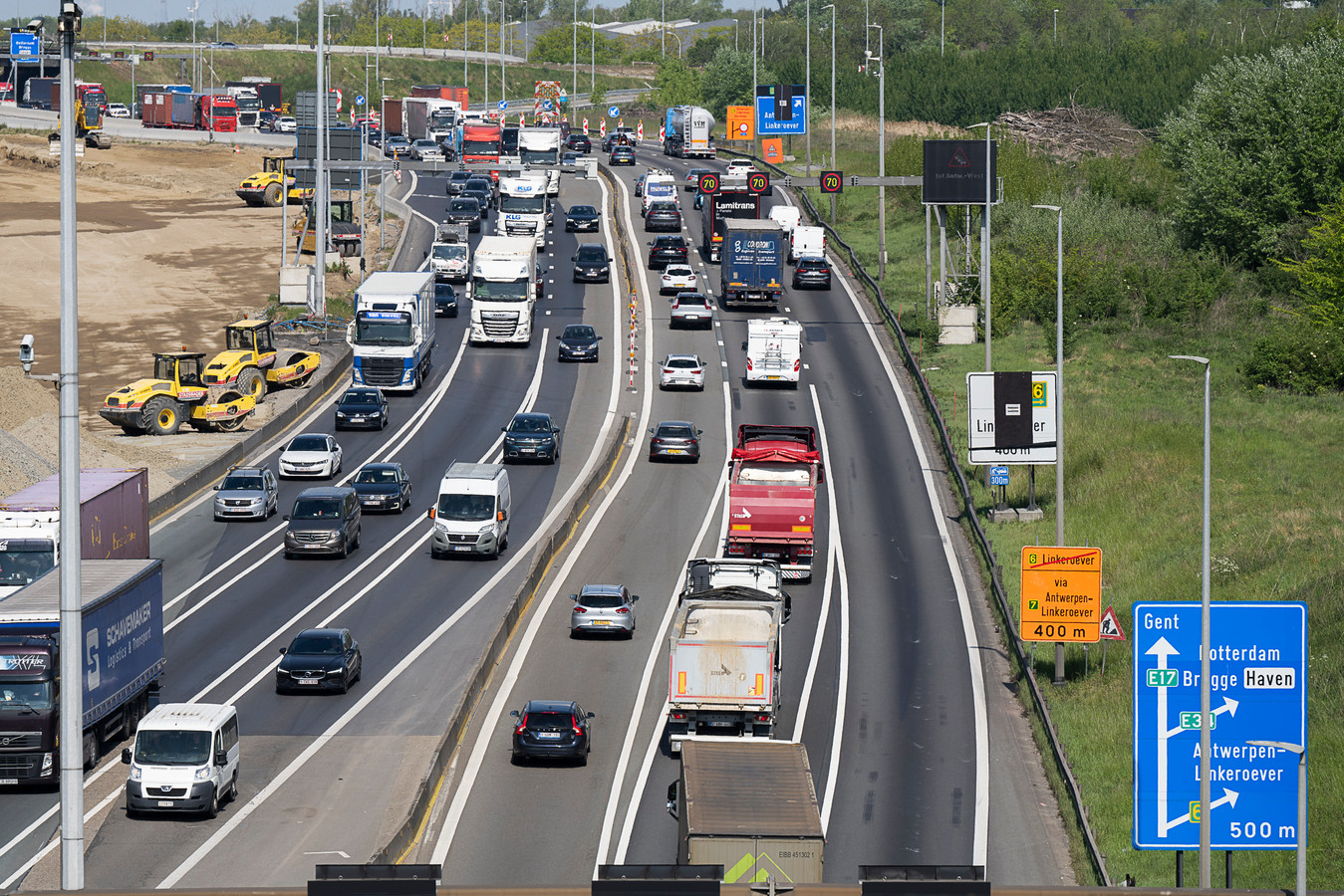 Ongeval op de E17 Kortrijk richting Antwerpen ter hoogte van Kruibeke ... Ongeval op de E17 Kortrijk richting Antwerpen ter hoogte van Kruibeke ...