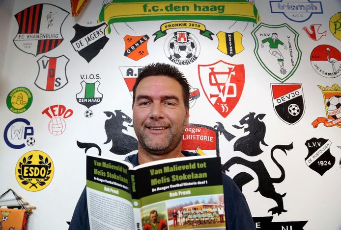 Rob Pronk toe aan derde boek Haagse Voetbalhistorie | Den Haag | AD.nl