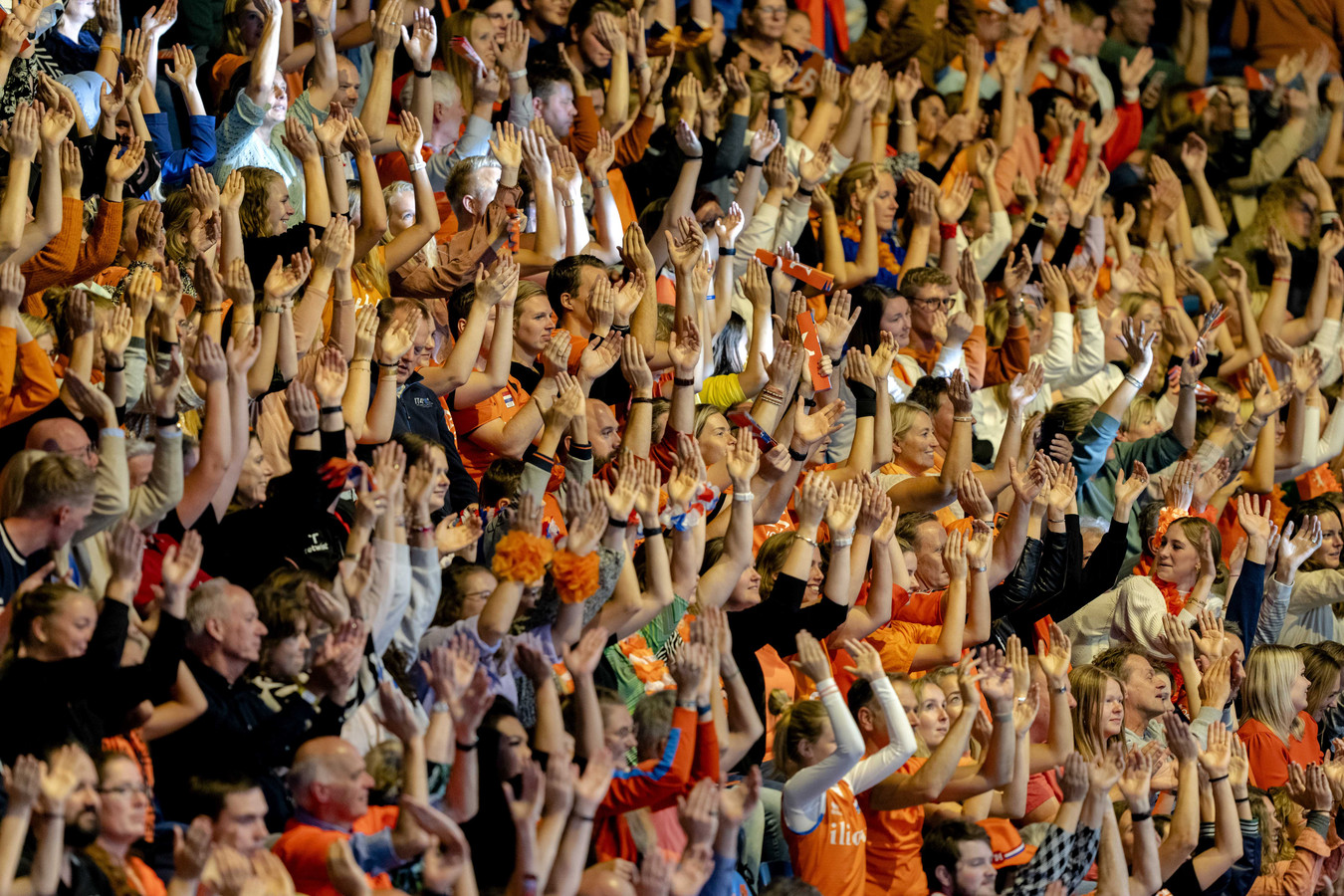 Enkele Honderden Extra Plekken Voor Laatste Duels Nederlands