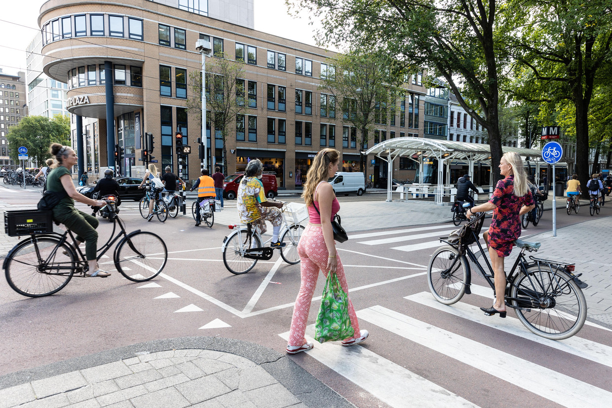 Door groen gefietst? Op het Weesperplein duiken ineens haaientanden op